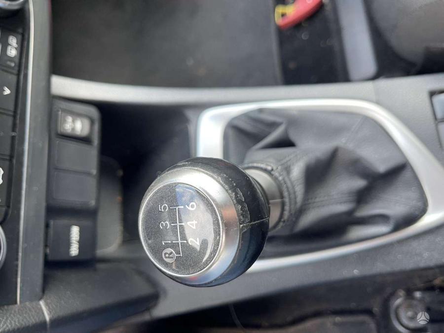 Zils Toyota Auris 2013 Kauņa, ar dzinēja tilpumu 1.36 L un nobraukumu 135 tūkst. km par 6800 €, foto 14 vietnē AUTOMOTO.COM.LV