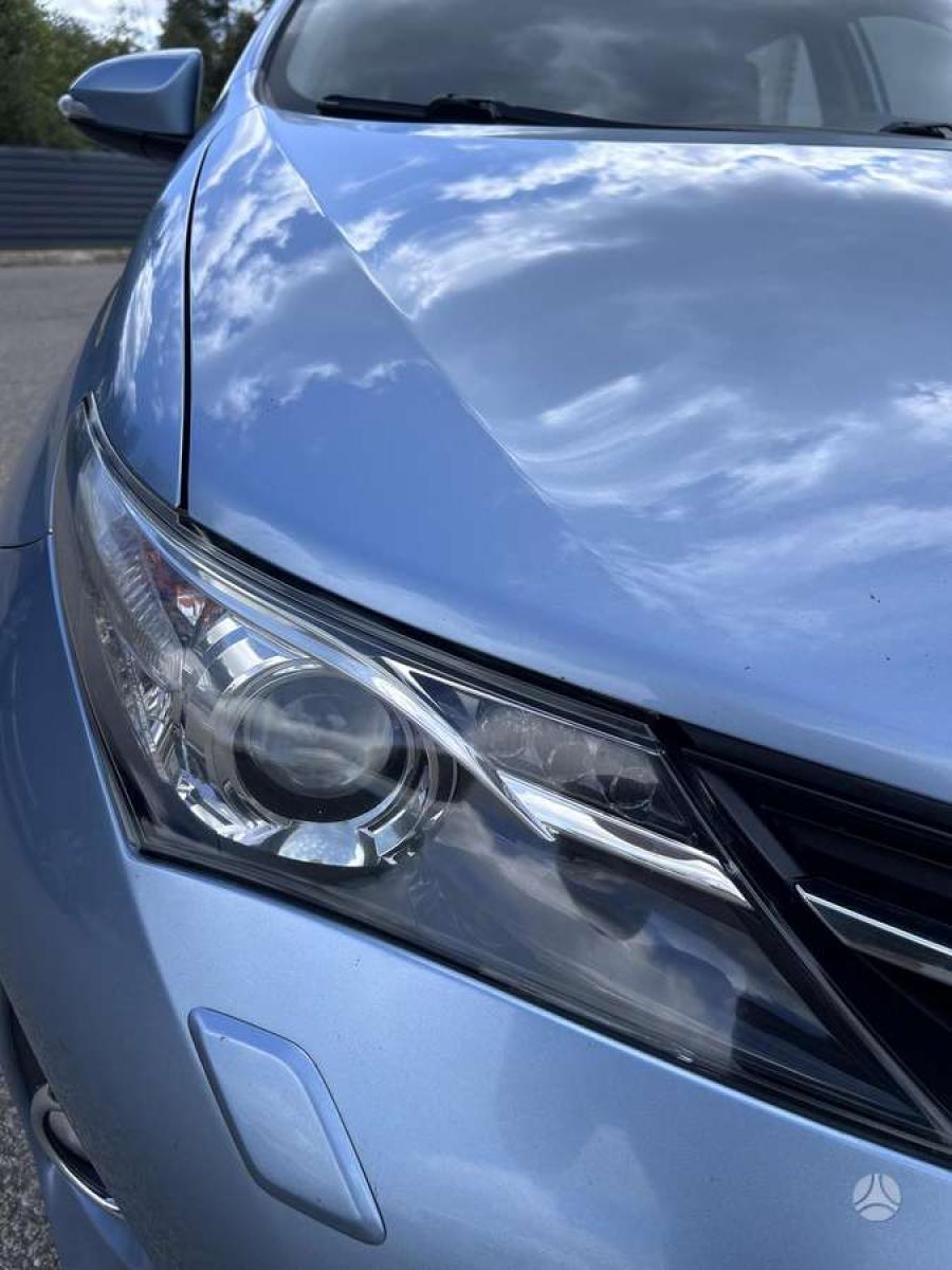 Blue Toyota Auris 2013 in Ukmerge, with an engine capacity of 1.60 L and mileage of 207 thousand km for 7999 €, photo 14 on AUTOMOTO.COM.LV
