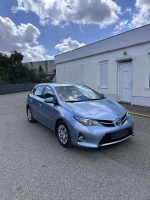 Blue Toyota Auris 2013 in Ukmerge, with an engine capacity of 1.60 L and mileage of 207 thousand km for 7999 €, photo 21 on AUTOMOTO.COM.LV