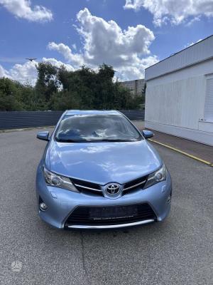 Blue Toyota Auris 2013 in Ukmerge, with an engine capacity of 1.60 L and mileage of 207 thousand km for 7999 €, photo 23 on AUTOMOTO.COM.LV