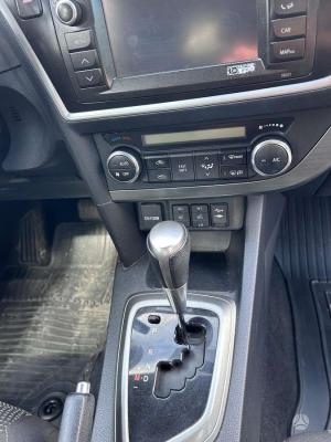 Blue Toyota Auris 2013 in Ukmerge, with an engine capacity of 1.60 L and mileage of 207 thousand km for 7999 €, photo 36 on AUTOMOTO.COM.LV