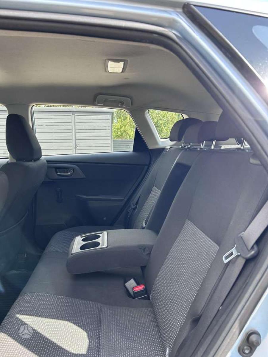 Blue Toyota Auris 2013 in Ukmerge, with an engine capacity of 1.60 L and mileage of 207 thousand km for 7999 €, photo 41 on AUTOMOTO.COM.LV