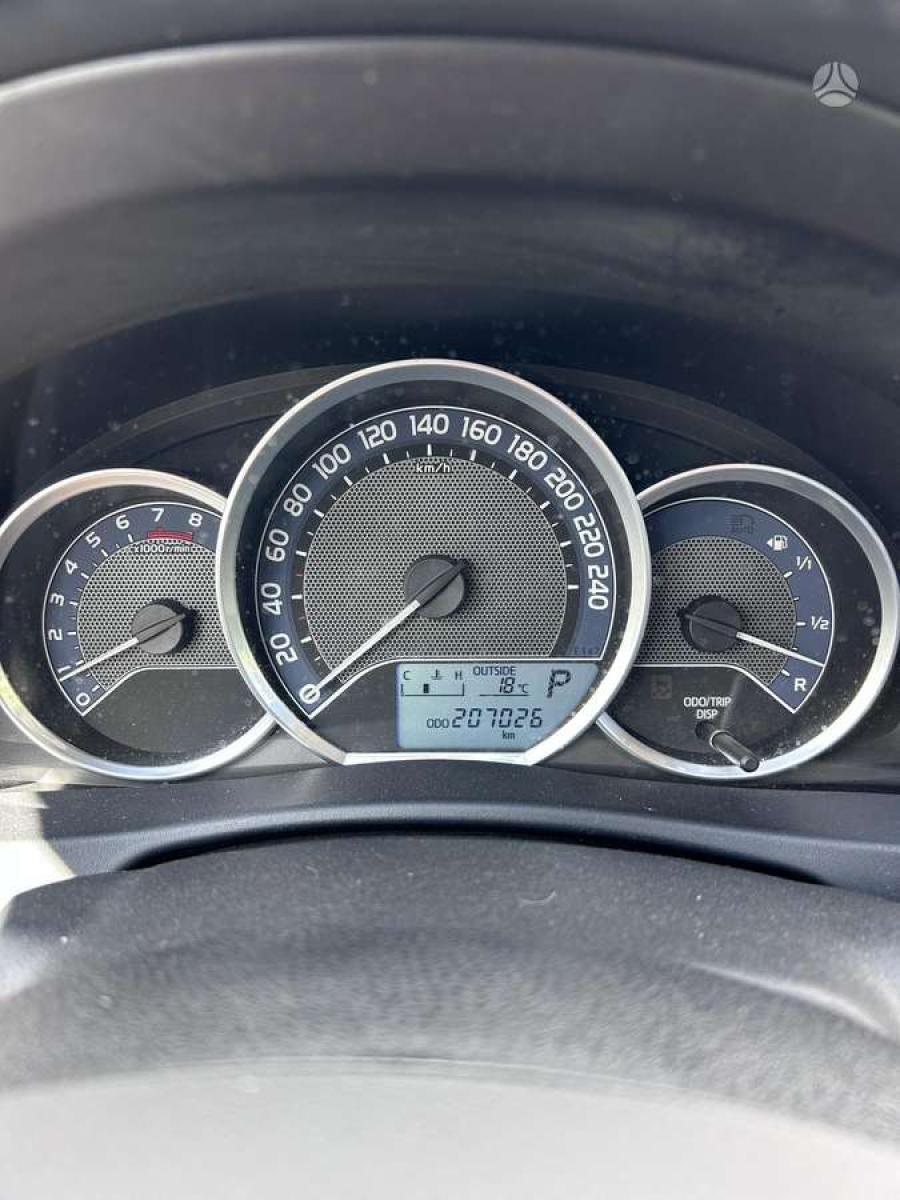 Blue Toyota Auris 2013 in Ukmerge, with an engine capacity of 1.60 L and mileage of 207 thousand km for 7999 €, photo 46 on AUTOMOTO.COM.LV