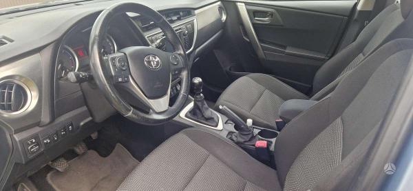 Zils Toyota Auris 2013 Viļņa, ar dzinēja tilpumu 1.36 L un nobraukumu 208 tūkst. km par 6200 €, foto 7 vietnē AUTOMOTO.COM.LV