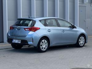 Blue Toyota Auris 2013 in Vilnius, with an engine capacity of 1.36 L and mileage of 209 thousand km for 5900 €, photo 3 on AUTOMOTO.COM.LV