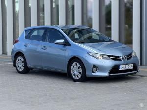 Blue Toyota Auris 2013 in Vilnius, with an engine capacity of 1.36 L and mileage of 209 thousand km for 5900 €, photo 4 on AUTOMOTO.COM.LV