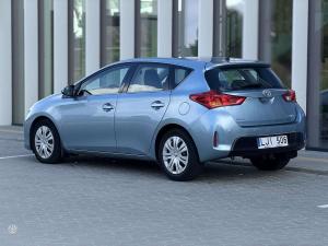 Blue Toyota Auris 2013 in Vilnius, with an engine capacity of 1.36 L and mileage of 209 thousand km for 5900 €, photo 5 on AUTOMOTO.COM.LV