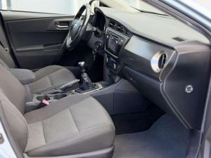 Blue Toyota Auris 2013 in Vilnius, with an engine capacity of 1.36 L and mileage of 209 thousand km for 5900 €, photo 19 on AUTOMOTO.COM.LV