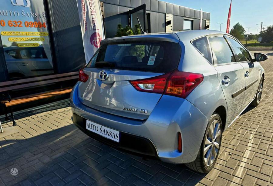 Синий Тойота Аурис 2013 в Таураге, объемом двигателя 1.80 л и пробегом 291 тыс. км за 7400 €, фото 13 на AUTOMOTO.COM.LV