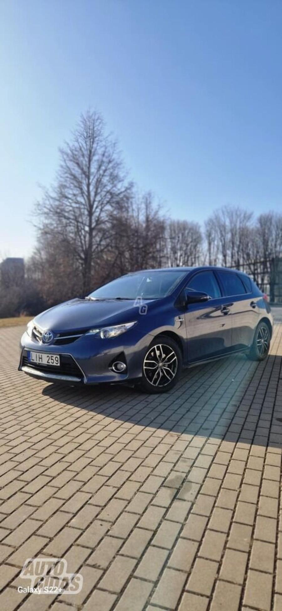 Blue Toyota Auris 2014 in Vilnius, with an engine capacity of 1.80 L and mileage of 138 thousand km for 8399 €, photo 1 on AUTOMOTO.COM.LV