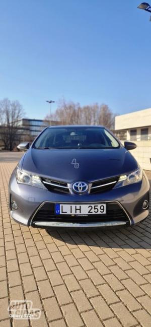 Blue Toyota Auris 2014 in Vilnius, with an engine capacity of 1.80 L and mileage of 138 thousand km for 8399 €, photo 3 on AUTOMOTO.COM.LV