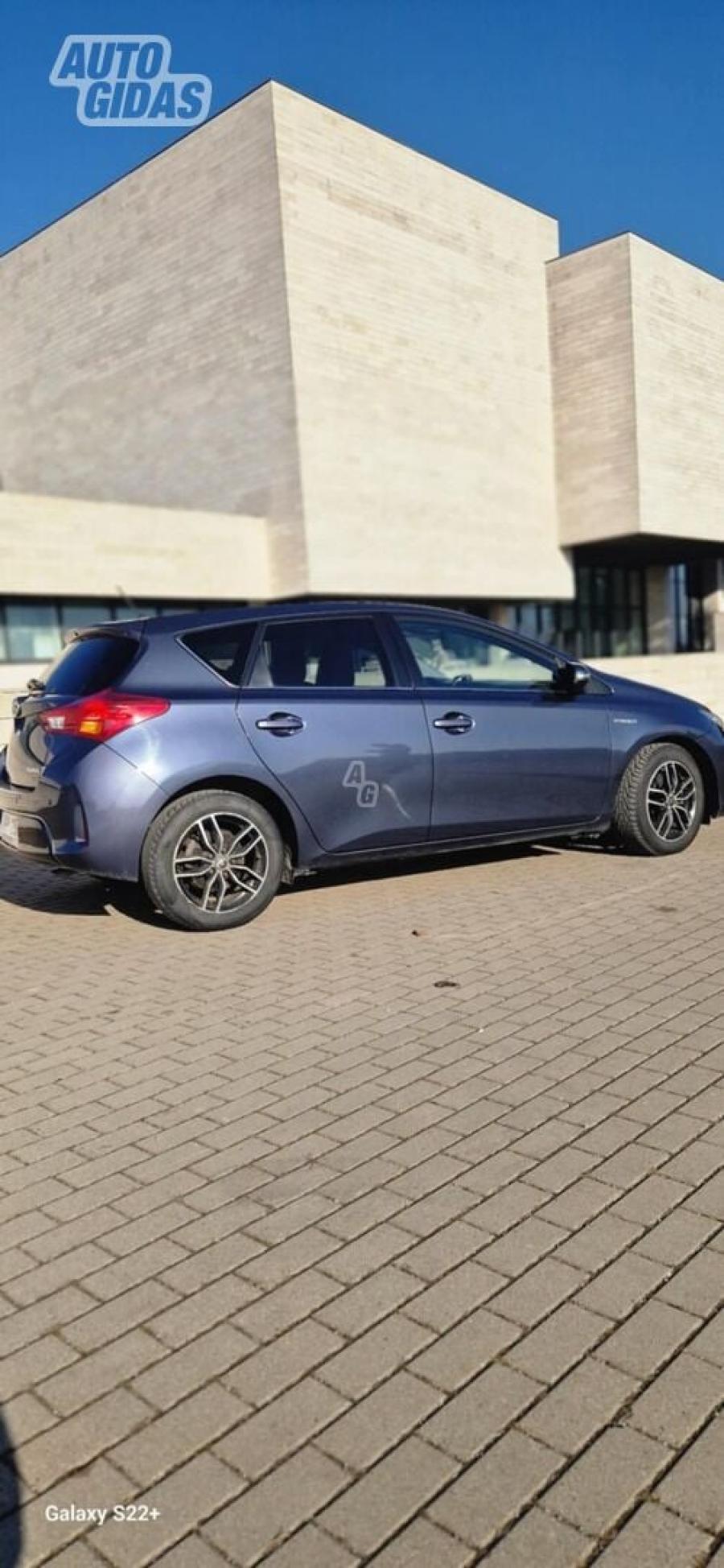 Blue Toyota Auris 2014 in Vilnius, with an engine capacity of 1.80 L and mileage of 138 thousand km for 8399 €, photo 4 on AUTOMOTO.COM.LV