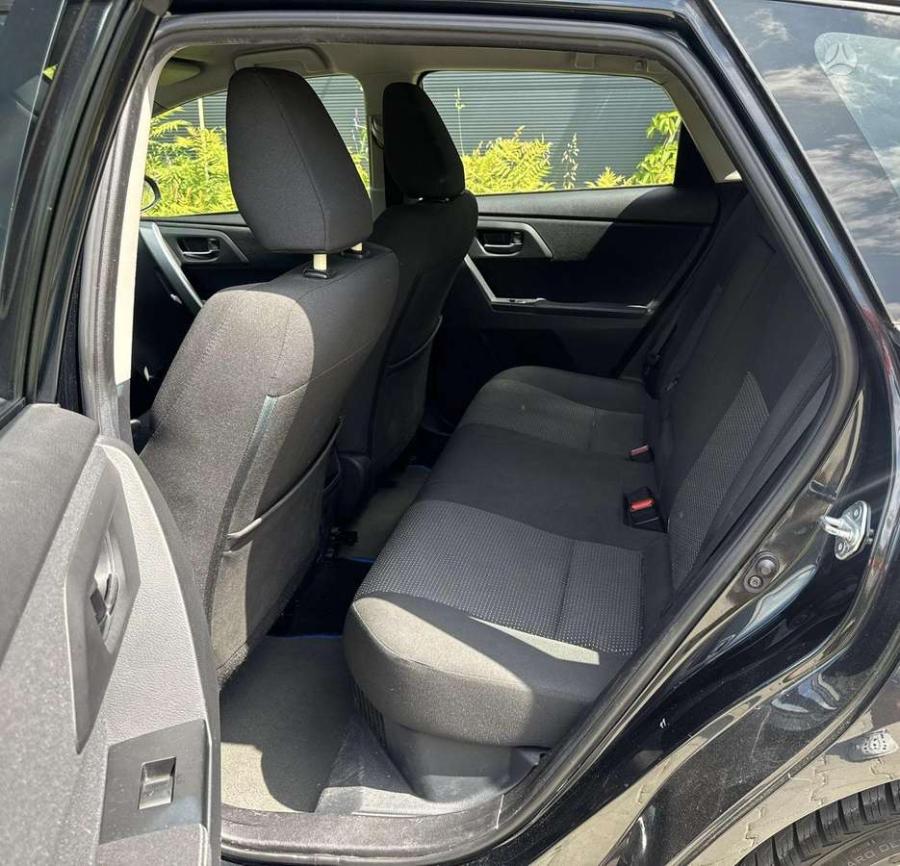 Zils Toyota Auris 2014 Viļņa, ar dzinēja tilpumu 1.80 L un nobraukumu 230 tūkst. km par 8999 €, foto 12 vietnē AUTOMOTO.COM.LV