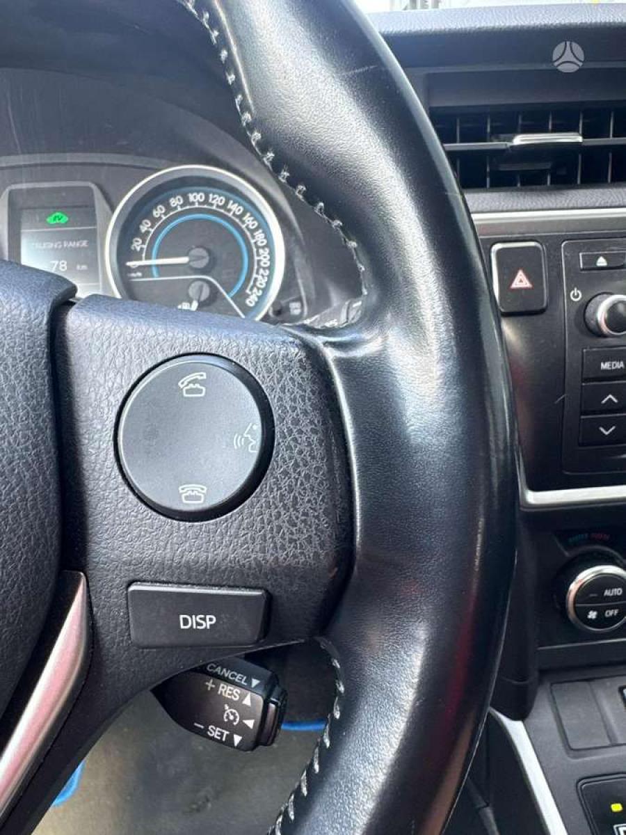 Zils Toyota Auris 2014 Viļņa, ar dzinēja tilpumu 1.80 L un nobraukumu 230 tūkst. km par 8999 €, foto 19 vietnē AUTOMOTO.COM.LV