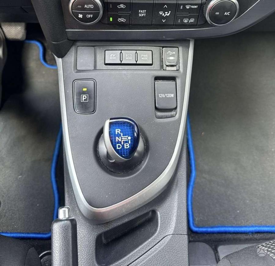 Zils Toyota Auris 2014 Viļņa, ar dzinēja tilpumu 1.80 L un nobraukumu 230 tūkst. km par 8999 €, foto 23 vietnē AUTOMOTO.COM.LV