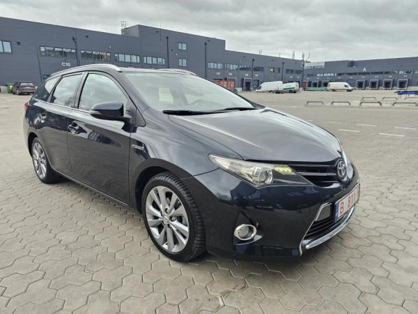 Blue Toyota Auris 2014 in Riga, with an engine capacity of 1.80 L and mileage of 0 thousand km for 8990 €, photo 3 on AUTOMOTO.COM.LV
