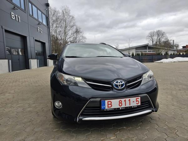 Blue Toyota Auris 2014 in Riga, with an engine capacity of 1.80 L and mileage of 0 thousand km for 8990 €, photo 8 on AUTOMOTO.COM.LV