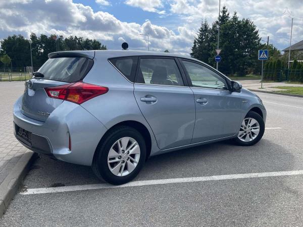 Zils Toyota Auris 2014 Viļņa, ar dzinēja tilpumu 1.80 L un nobraukumu 275 tūkst. km par 8600 €, foto 5 vietnē AUTOMOTO.COM.LV