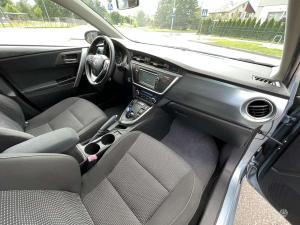 Blue Toyota Auris 2014 in Vilnius, with an engine capacity of 1.80 L and mileage of 275 thousand km for 8500 €, photo 19 on AUTOMOTO.COM.LV
