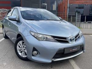 Blue Toyota Auris 2014 in Vilnius, with an engine capacity of 1.80 L and mileage of 275 thousand km for 8800 €, photo 11 on AUTOMOTO.COM.LV