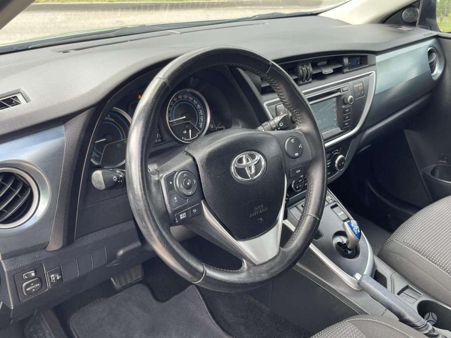 Blue Toyota Auris 2014 in Vilnius, with an engine capacity of 1.80 L and mileage of 275 thousand km for 8800 €, photo 17 on AUTOMOTO.COM.LV