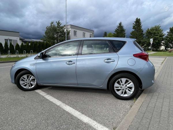 Zils Toyota Auris 2014 Viļņa, ar dzinēja tilpumu 1.80 L un nobraukumu 270 tūkst. km par 8600 €, foto 8 vietnē AUTOMOTO.COM.LV