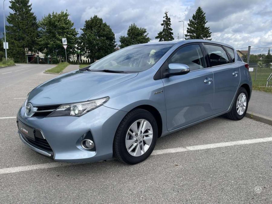 Zils Toyota Auris 2014 Viļņa, ar dzinēja tilpumu 1.80 L un nobraukumu 270 tūkst. km par 8600 €, foto 13 vietnē AUTOMOTO.COM.LV