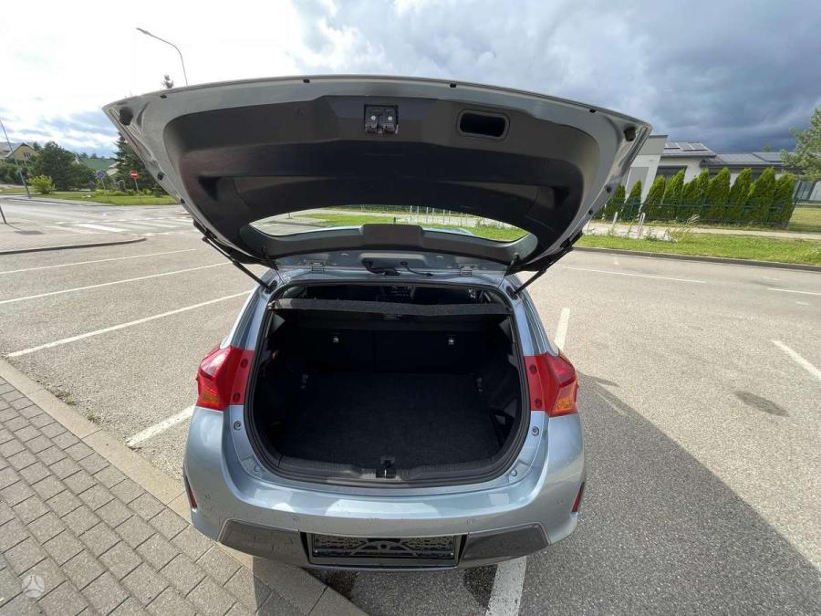 Zils Toyota Auris 2014 Viļņa, ar dzinēja tilpumu 1.80 L un nobraukumu 270 tūkst. km par 8600 €, foto 20 vietnē AUTOMOTO.COM.LV