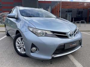 Blue Toyota Auris 2014 in Vilnius, with an engine capacity of 1.80 L and mileage of 270 thousand km for 8550 €, photo 8 on AUTOMOTO.COM.LV
