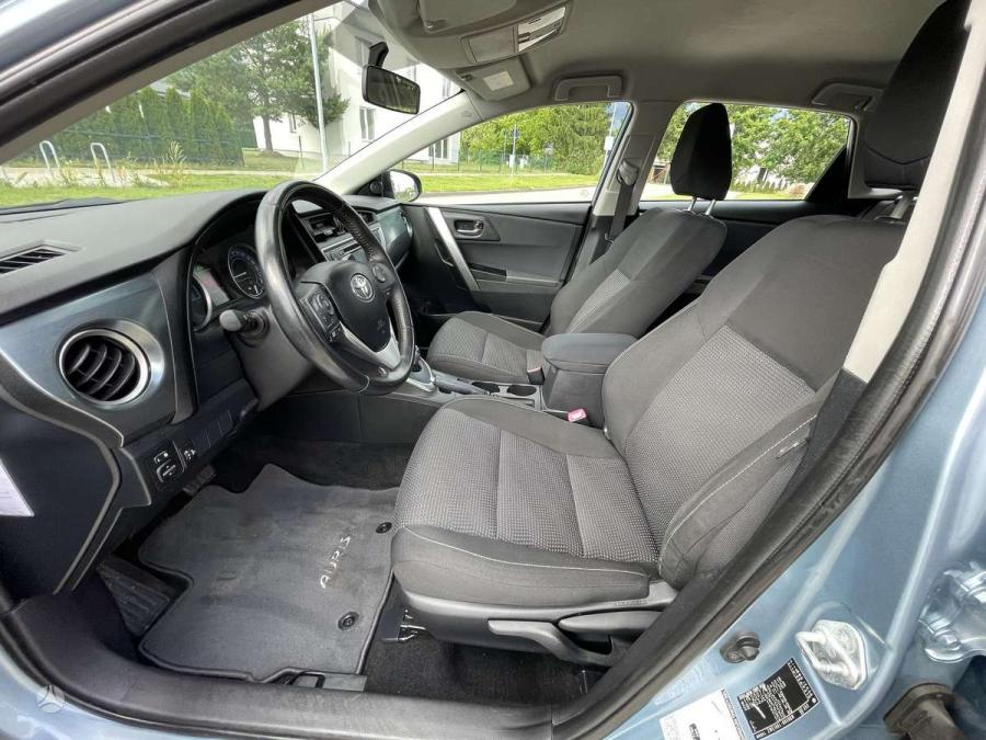 Blue Toyota Auris 2014 in Vilnius, with an engine capacity of 1.80 L and mileage of 270 thousand km for 8550 €, photo 14 on AUTOMOTO.COM.LV