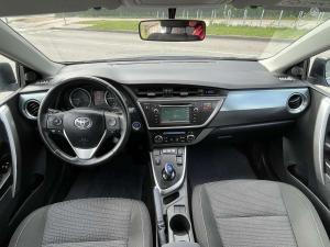 Blue Toyota Auris 2014 in Vilnius, with an engine capacity of 1.80 L and mileage of 270 thousand km for 8550 €, photo 17 on AUTOMOTO.COM.LV