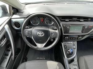 Blue Toyota Auris 2014 in Vilnius, with an engine capacity of 1.80 L and mileage of 270 thousand km for 8550 €, photo 18 on AUTOMOTO.COM.LV