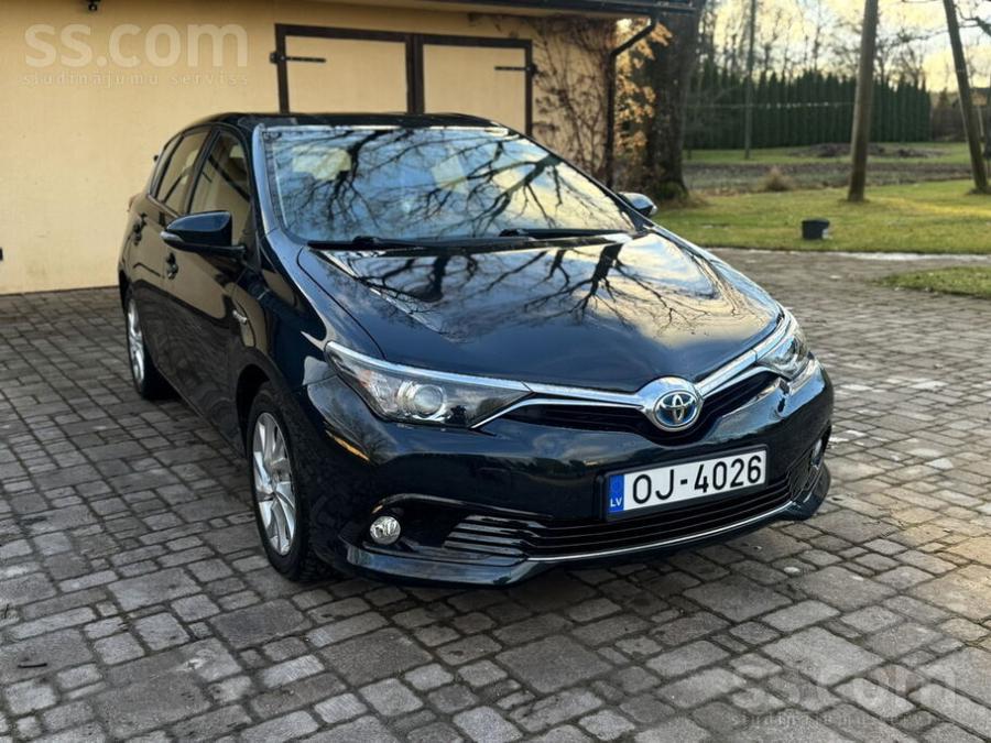 Zils Toyota Auris 2015 Rīga, ar dzinēja tilpumu 1.80 L un nobraukumu 233 tūkst. km par 8950 €, foto 2 vietnē AUTOMOTO.COM.LV