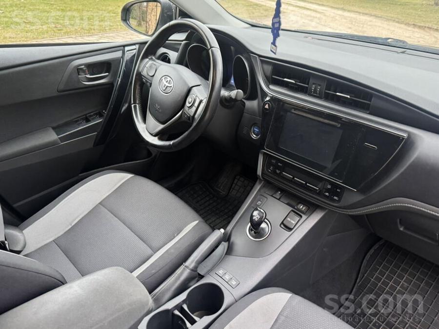 Zils Toyota Auris 2015 Rīga, ar dzinēja tilpumu 1.80 L un nobraukumu 233 tūkst. km par 8950 €, foto 9 vietnē AUTOMOTO.COM.LV
