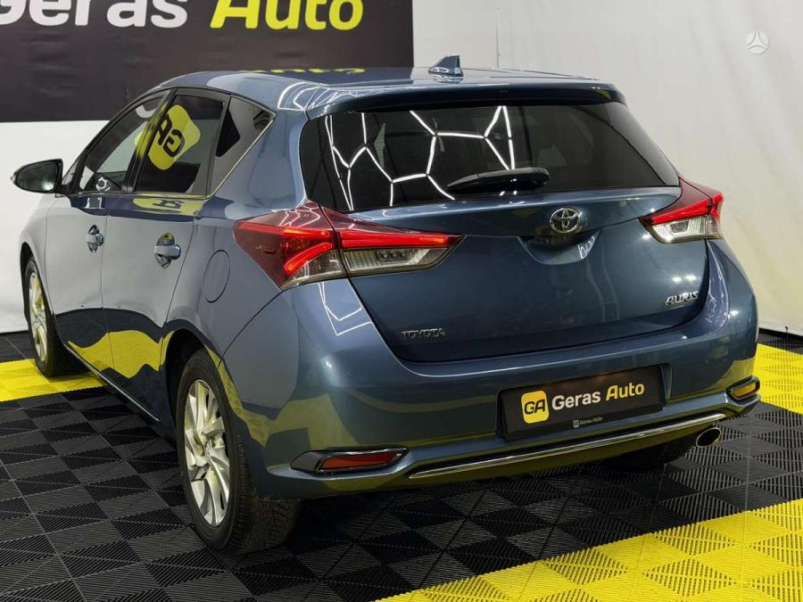 Zils Toyota Auris 2015 Viļņa, ar dzinēja tilpumu 1.20 L un nobraukumu 71 tūkst. km par 8850 €, foto 6 vietnē AUTOMOTO.COM.LV