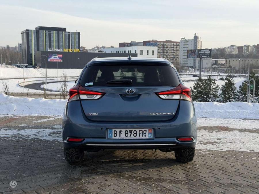Zils Toyota Auris 2015 Viļņa, ar dzinēja tilpumu 1.80 L un nobraukumu 200 tūkst. km par 6000 €, foto 5 vietnē AUTOMOTO.COM.LV