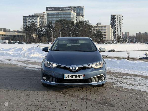 Zils Toyota Auris 2015 Viļņa, ar dzinēja tilpumu 1.80 L un nobraukumu 200 tūkst. km par 6000 €, foto 10 vietnē AUTOMOTO.COM.LV