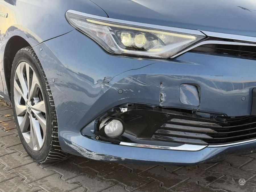 Zils Toyota Auris 2015 Viļņa, ar dzinēja tilpumu 1.80 L un nobraukumu 200 tūkst. km par 6000 €, foto 30 vietnē AUTOMOTO.COM.LV