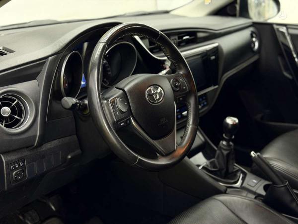 Zils Toyota Auris 2015 Viļņa, ar dzinēja tilpumu 1.20 L un nobraukumu 71 tūkst. km par 8290 €, foto 9 vietnē AUTOMOTO.COM.LV