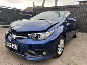 Blue Toyota Auris 2015 in Kaunas, with an engine capacity of 1.80 L and mileage of 277 thousand km for 4400 €, photo  on AUTOMOTO.COM.LV