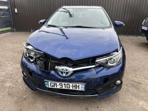 Blue Toyota Auris 2015 in Kaunas, with an engine capacity of 1.80 L and mileage of 277 thousand km for 4400 €, photo 3 on AUTOMOTO.COM.LV
