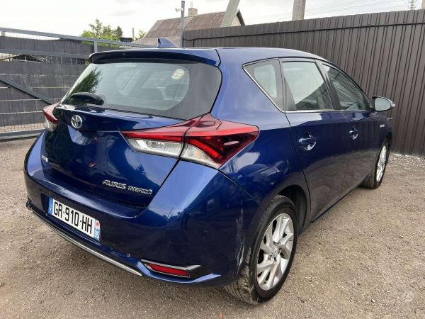 Blue Toyota Auris 2015 in Kaunas, with an engine capacity of 1.80 L and mileage of 277 thousand km for 4400 €, photo 6 on AUTOMOTO.COM.LV