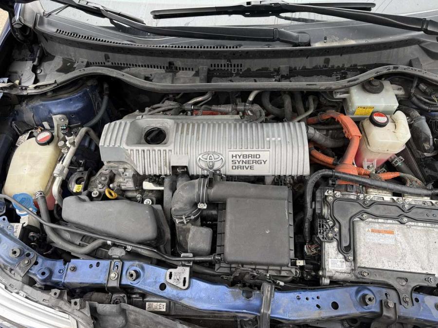 Blue Toyota Auris 2015 in Kaunas, with an engine capacity of 1.80 L and mileage of 277 thousand km for 4400 €, photo 13 on AUTOMOTO.COM.LV