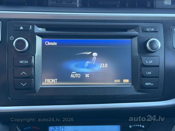 Blue Toyota Auris 2015 in Parnu, with an engine capacity of 1.60 L and mileage of 148 thousand km for 7500 €, photo 8 on AUTOMOTO.COM.LV