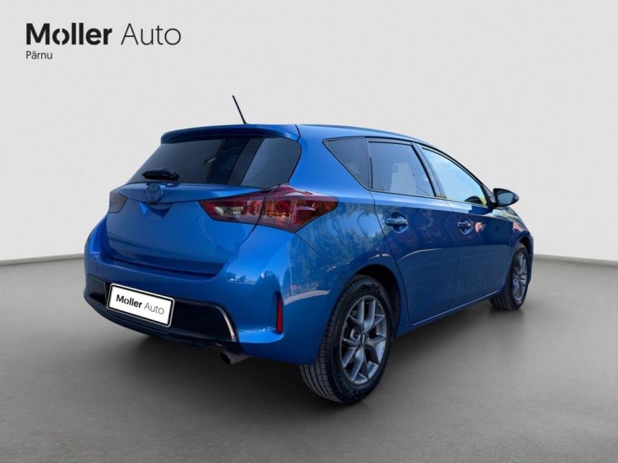 Zils Toyota Auris 2015 Pērnava, ar dzinēja tilpumu 1.60 L un nobraukumu 148 tūkst. km par 7500 €, foto 3 vietnē AUTOMOTO.COM.LV