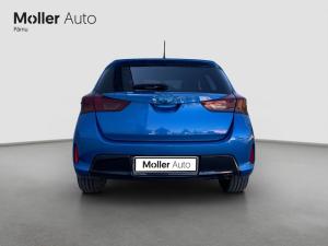 Zils Toyota Auris 2015 Pērnava, ar dzinēja tilpumu 1.60 L un nobraukumu 148 tūkst. km par 7500 €, foto 5 vietnē AUTOMOTO.COM.LV