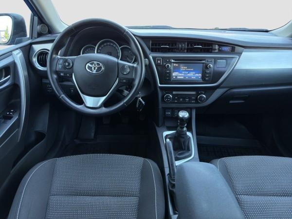 Zils Toyota Auris 2015 Pērnava, ar dzinēja tilpumu 1.60 L un nobraukumu 148 tūkst. km par 7500 €, foto 7 vietnē AUTOMOTO.COM.LV