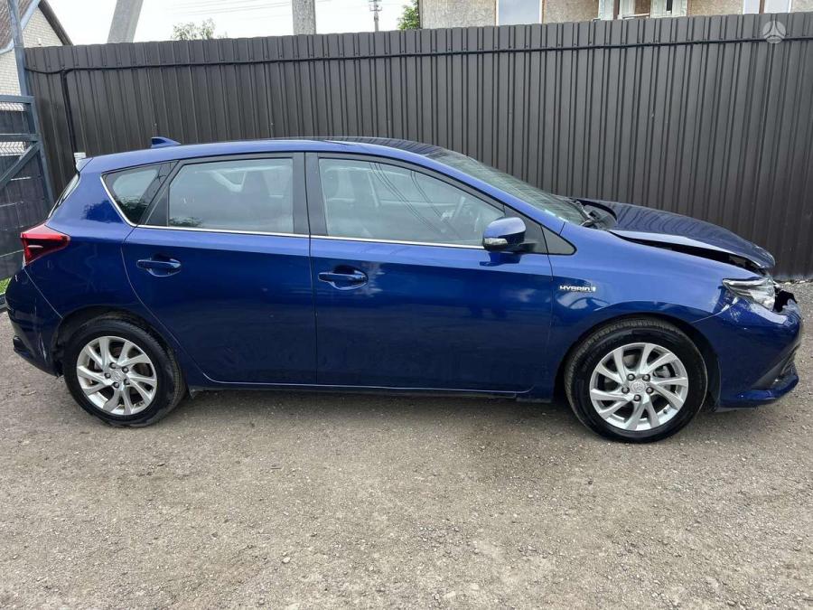 Zils Toyota Auris 2015 Kauņa, ar dzinēja tilpumu 1.80 L un nobraukumu 277 tūkst. km par 3999 €, foto 6 vietnē AUTOMOTO.COM.LV