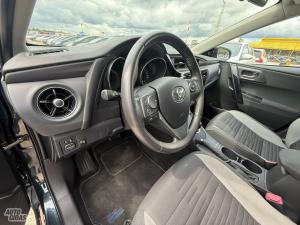 Zils Toyota Auris 2015 Viļņa, ar dzinēja tilpumu 1.80 L un nobraukumu 261 tūkst. km par 11950 €, foto 12 vietnē AUTOMOTO.COM.LV