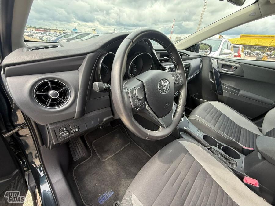 Zils Toyota Auris 2015 Viļņa, ar dzinēja tilpumu 1.80 L un nobraukumu 261 tūkst. km par 11950 €, foto 12 vietnē AUTOMOTO.COM.LV